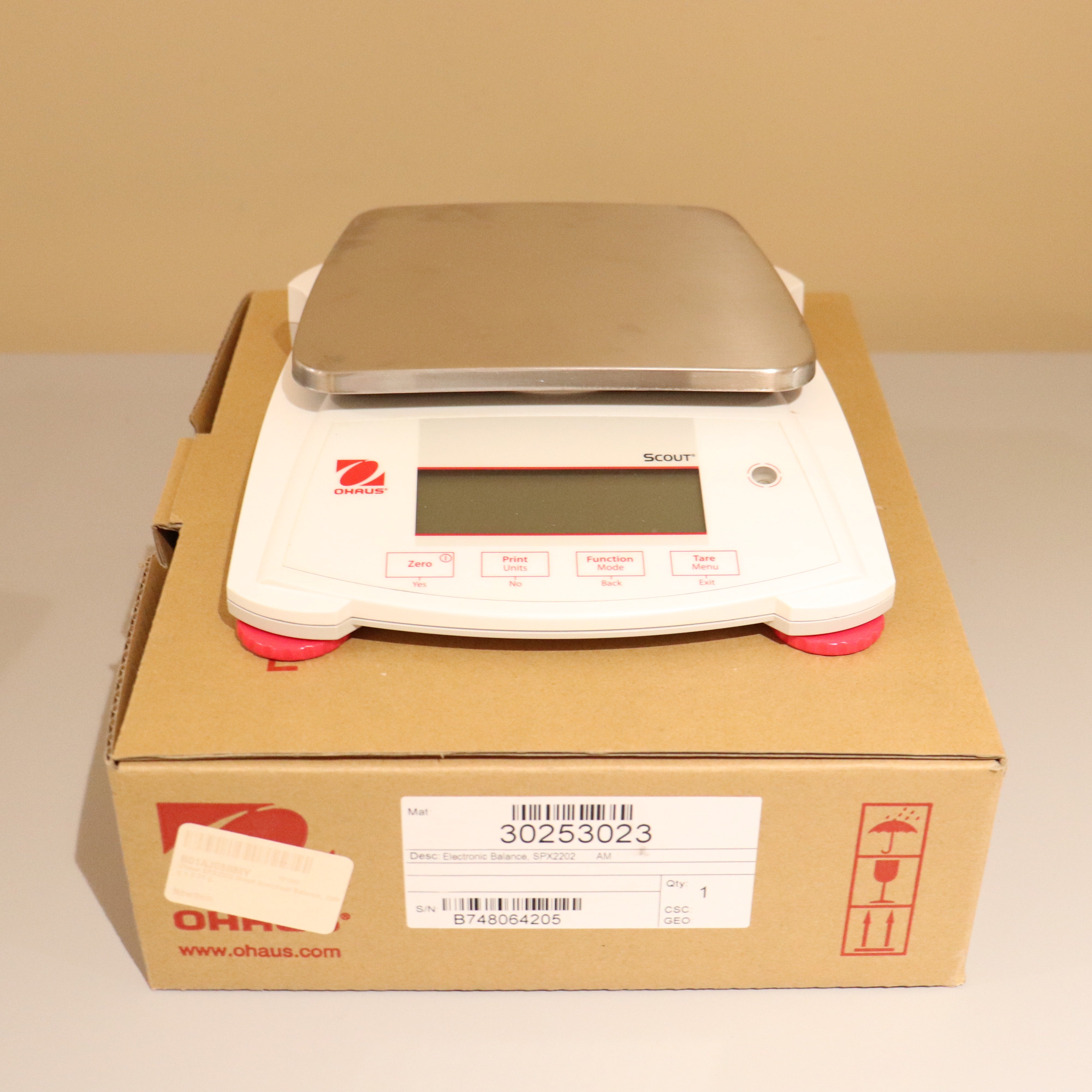 OHAUS SPX2202 SCOUT SPX Portable Scale Precision Balance 2,200 grams x