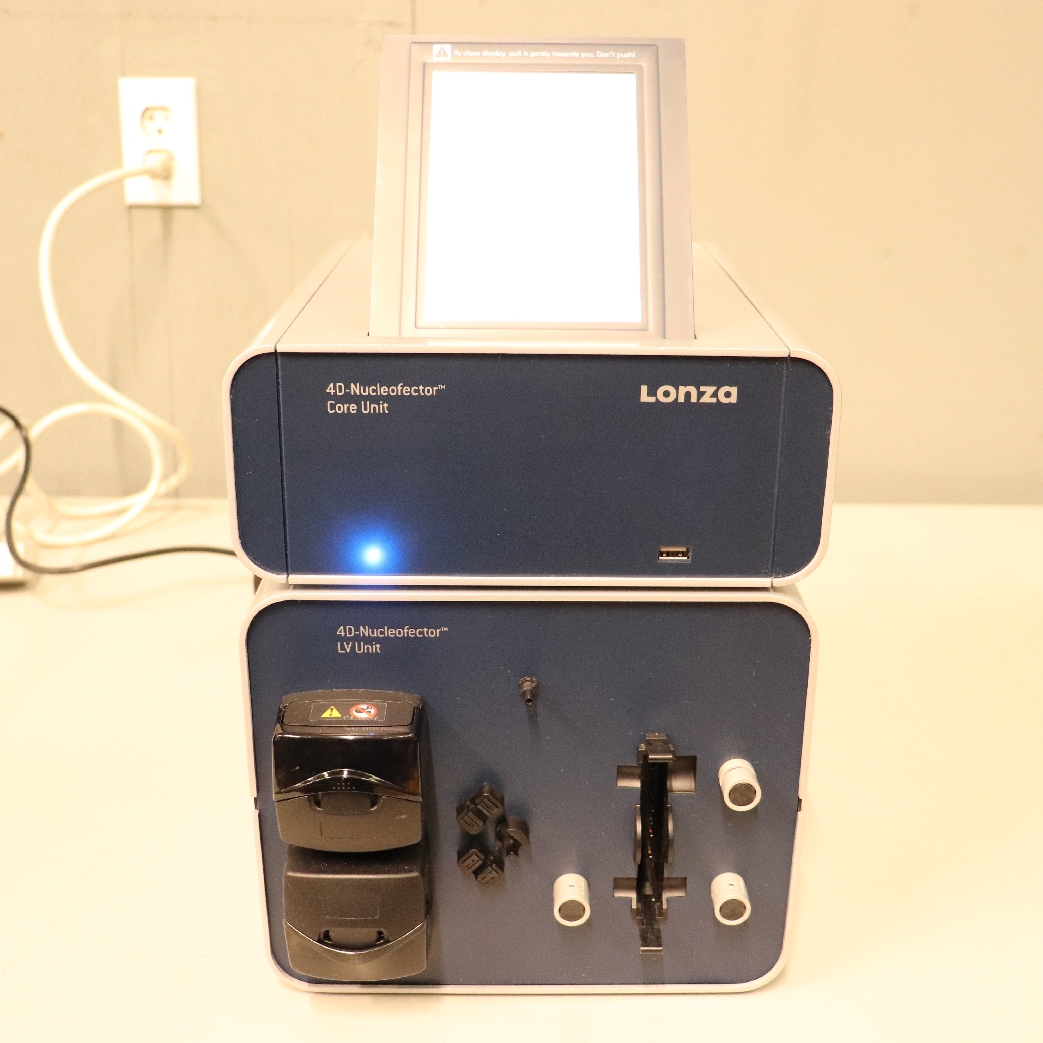 Lonza 4D-Nucleofector Core & LV Units