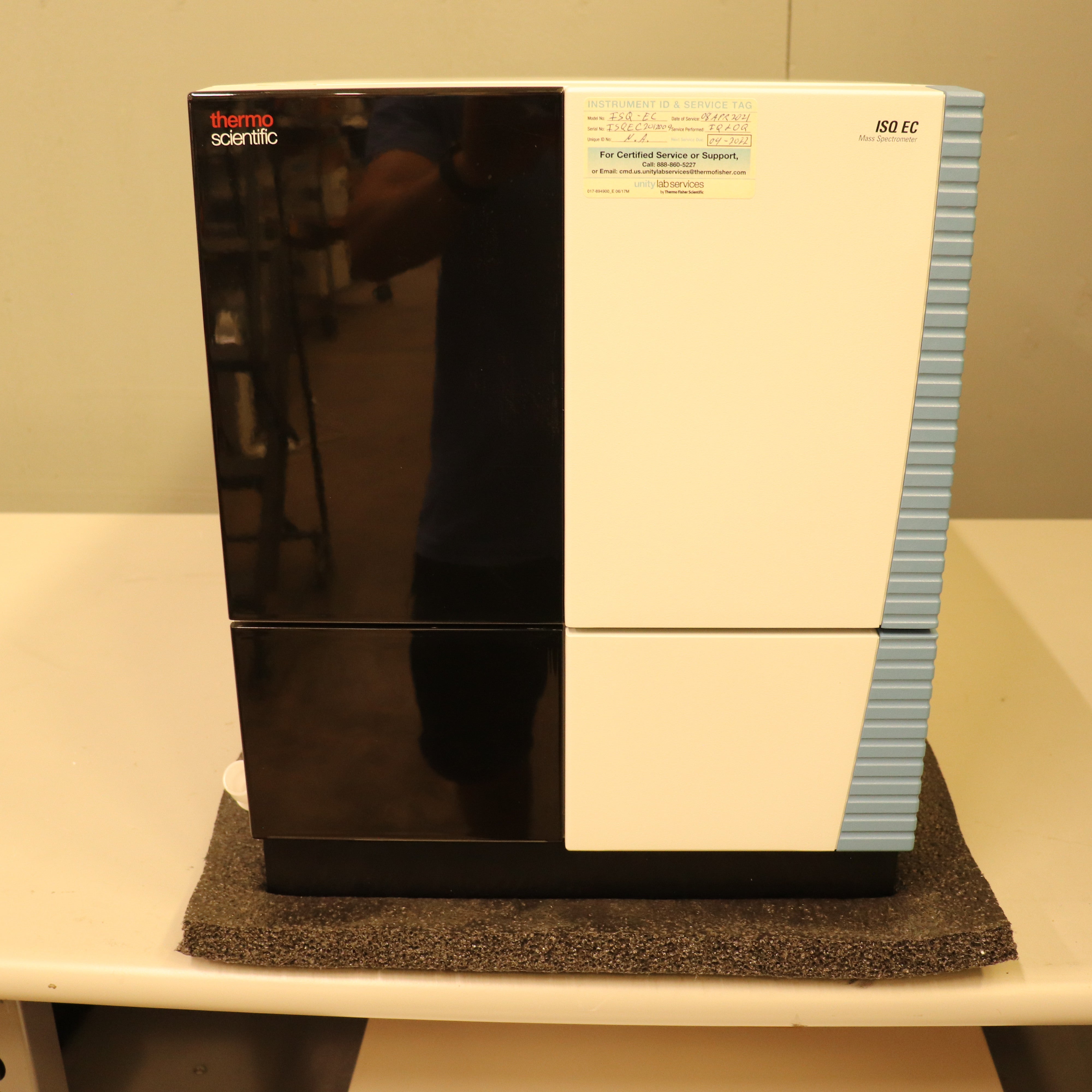 Thermo ISQ EC Single Quad Mass Spectrometer MS w/ Edwards RV8 Vacuum P