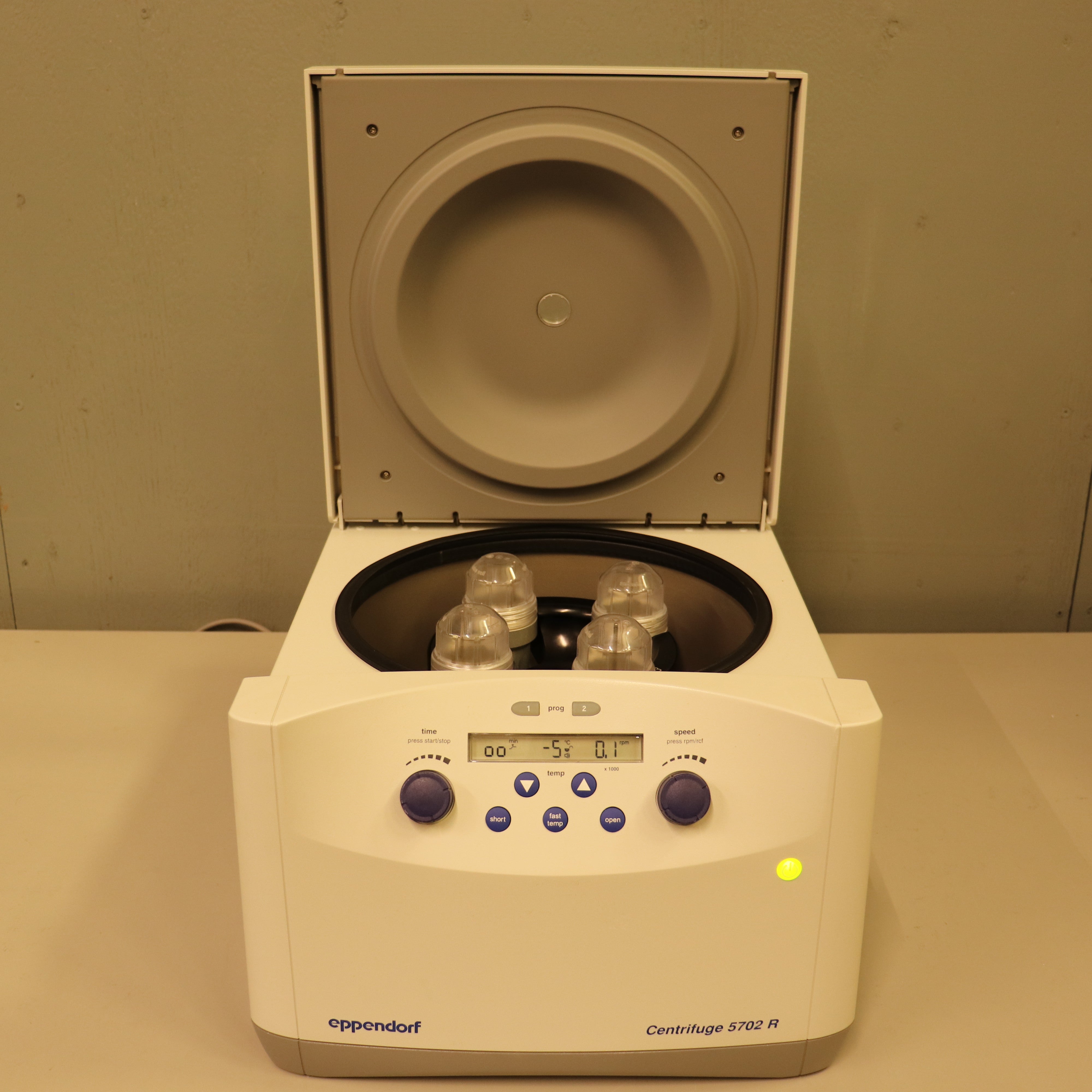 Eppendorf 5702R Refrigerated Centrifuge with A-4-38 Swing Bucket Rotor