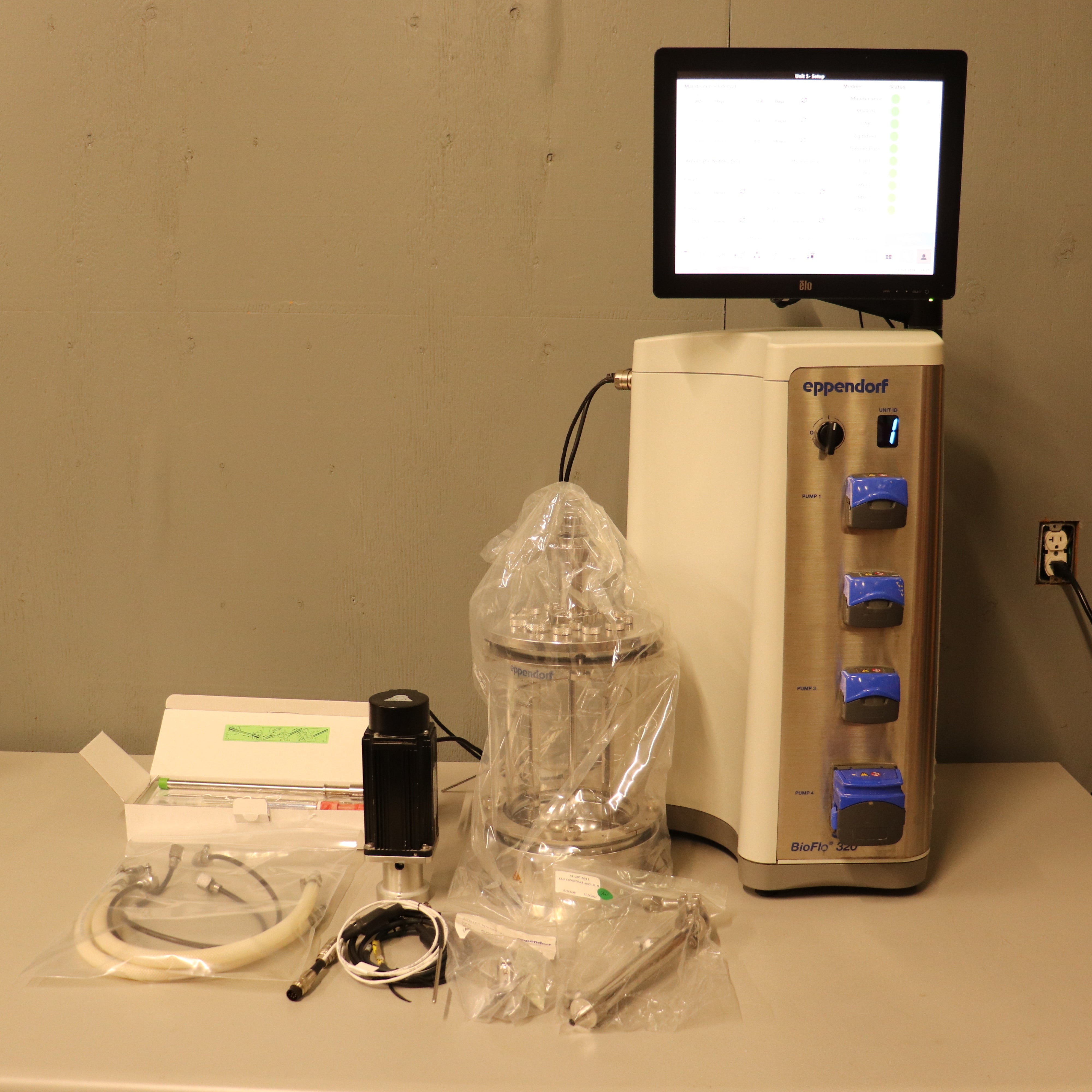 Eppendorf BioFlo 320 Bioprocess Control Station Fermenter Bioreactor w