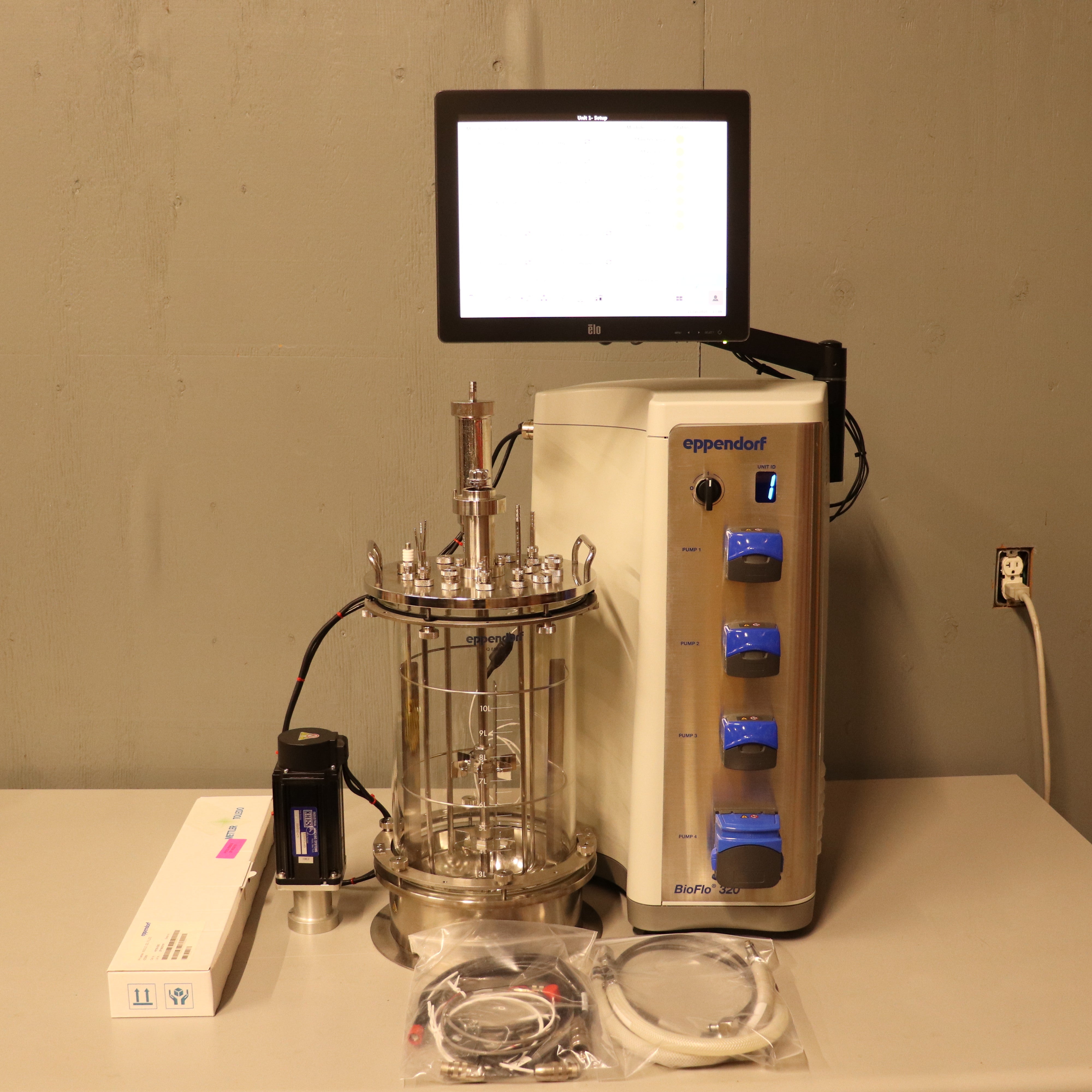 Eppendorf BioFlo 320 Bioprocess Control Station Fermenter Bioreactor w