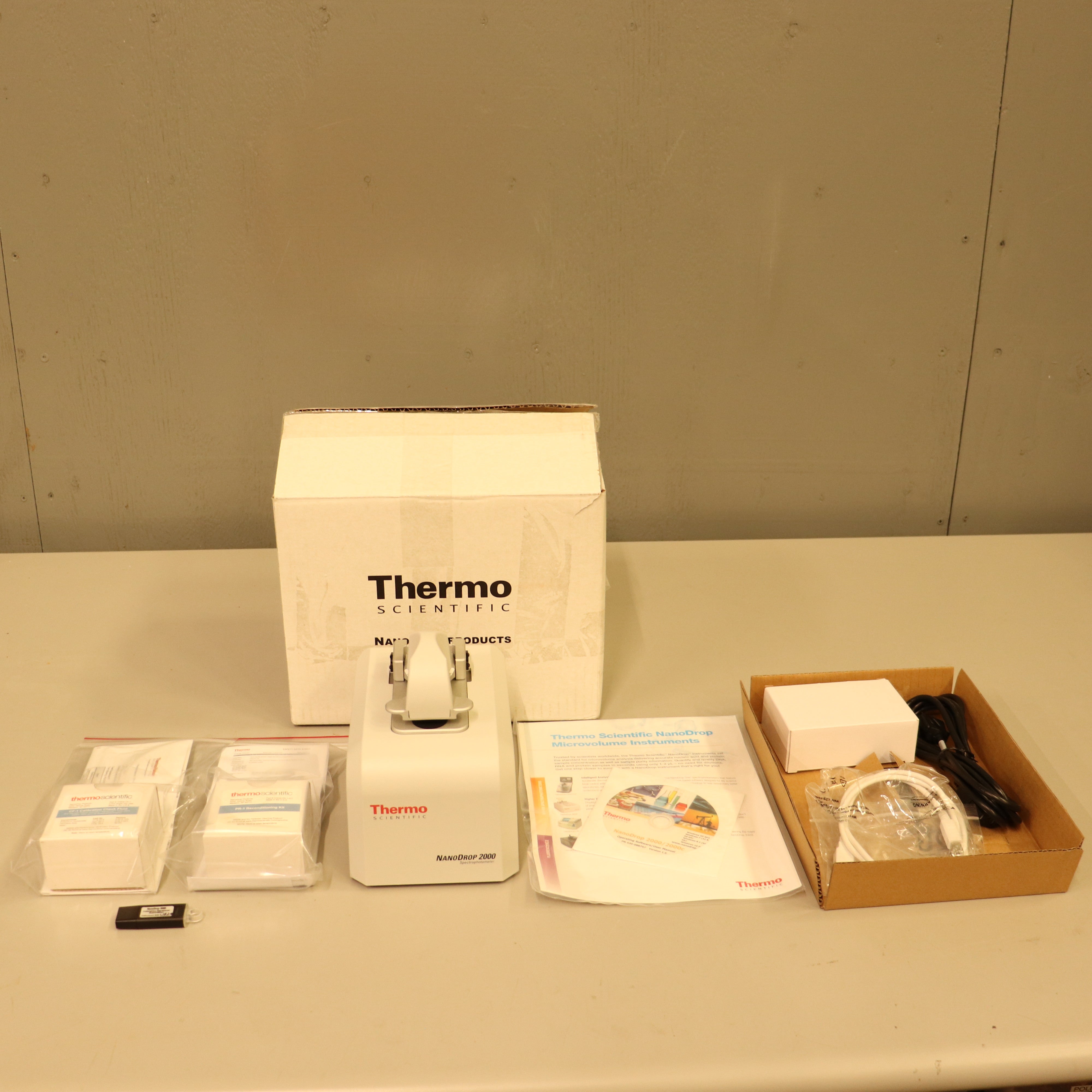 Thermo NanoDrop 2000 Spectrophotometer with Software