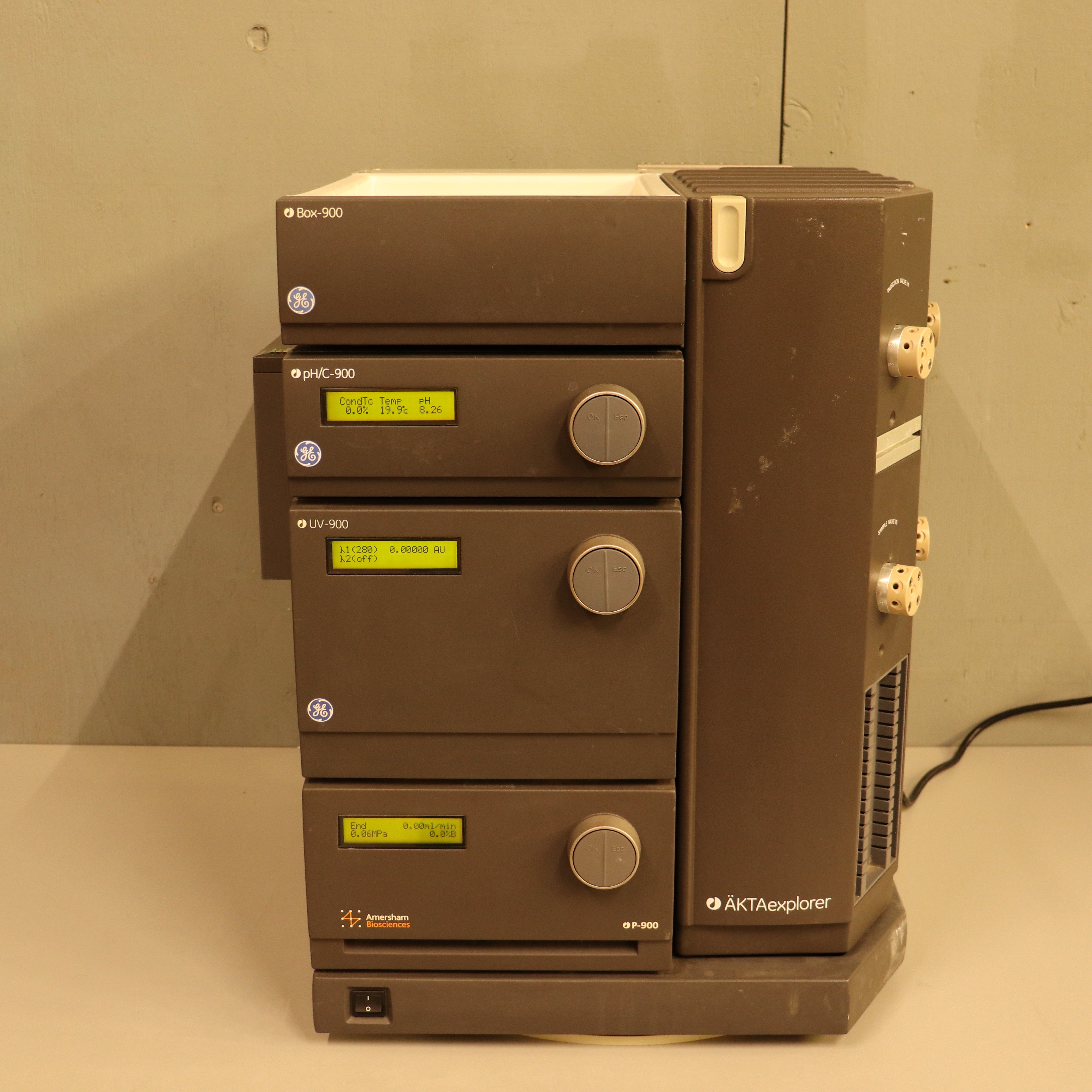 GE AKTA Explorer 100 FPLC System