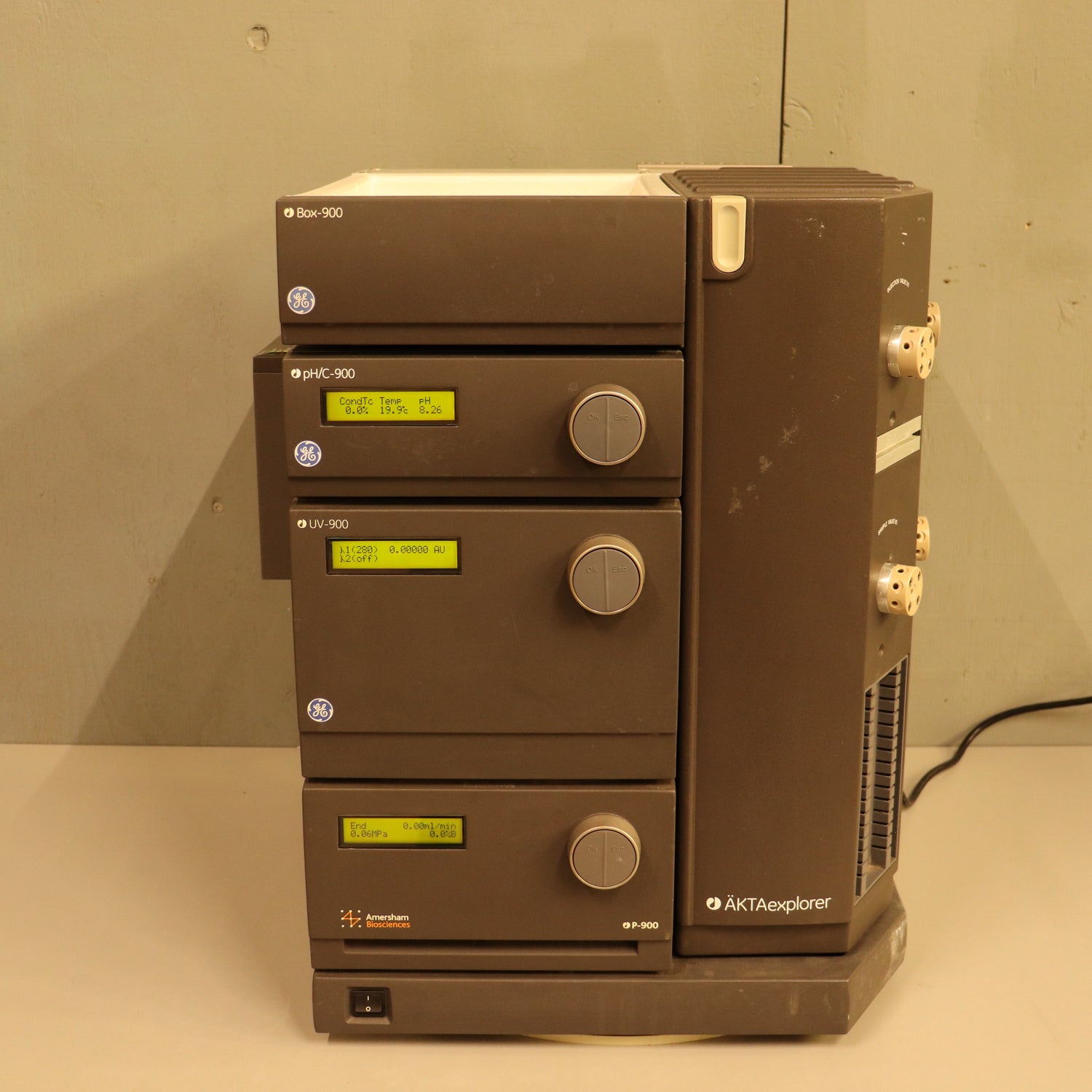 GE AKTA Explorer 100 FPLC System