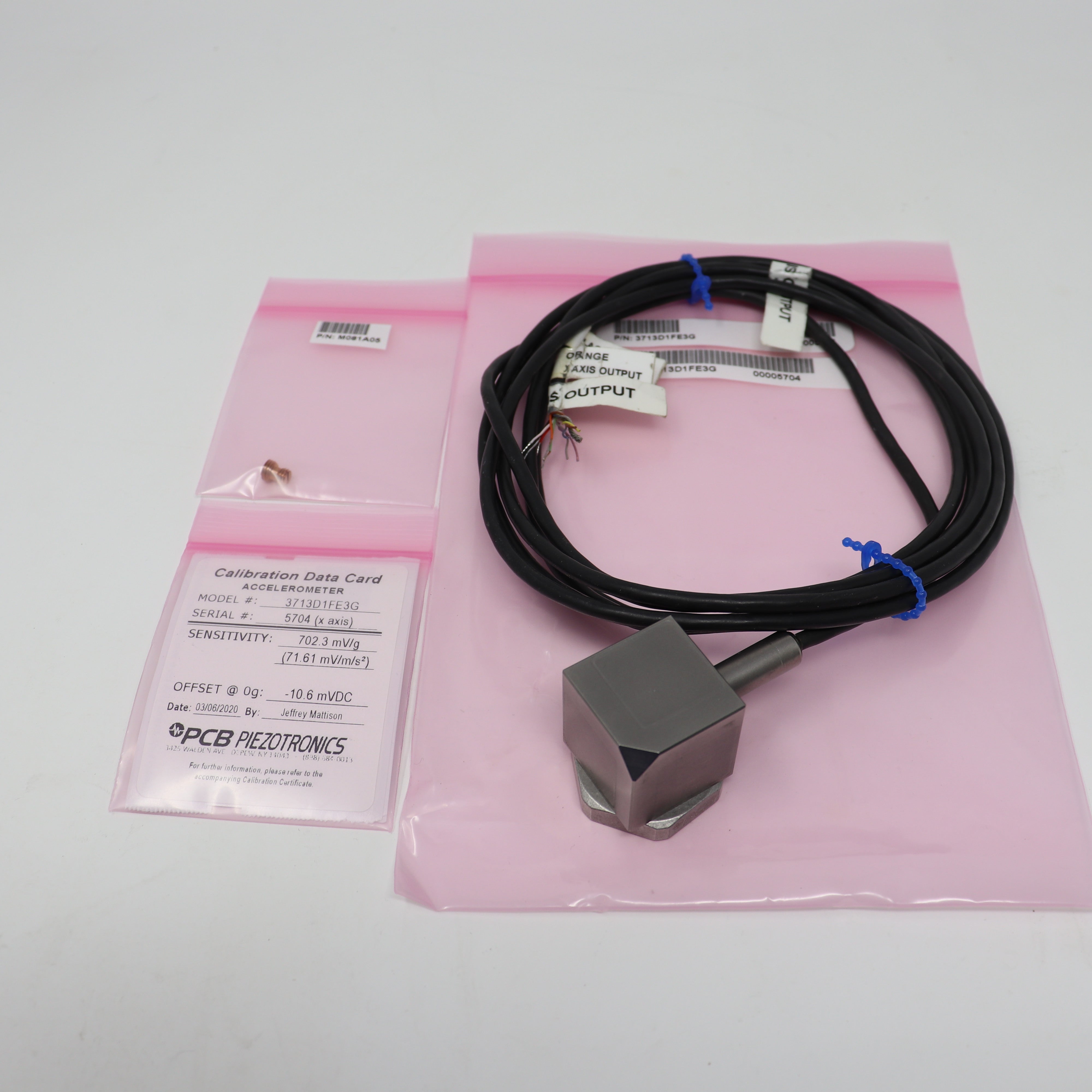 PCB Piezotronics Triaxial High Sensitivity Accelerometer 3713D1FE3G