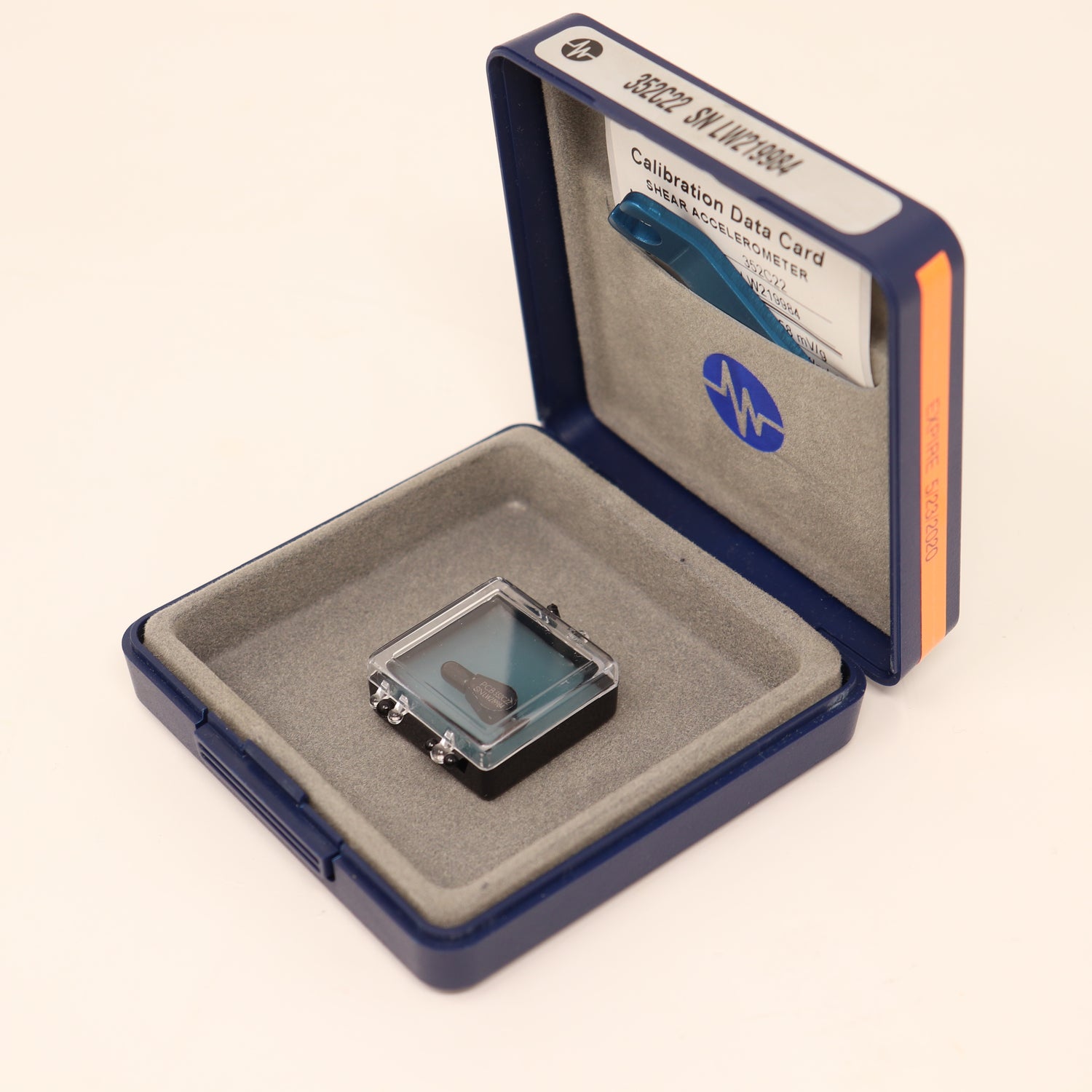 PCB Piezotronics Ceramic Shear ICP 10 mV/g Accelerometer 352C22