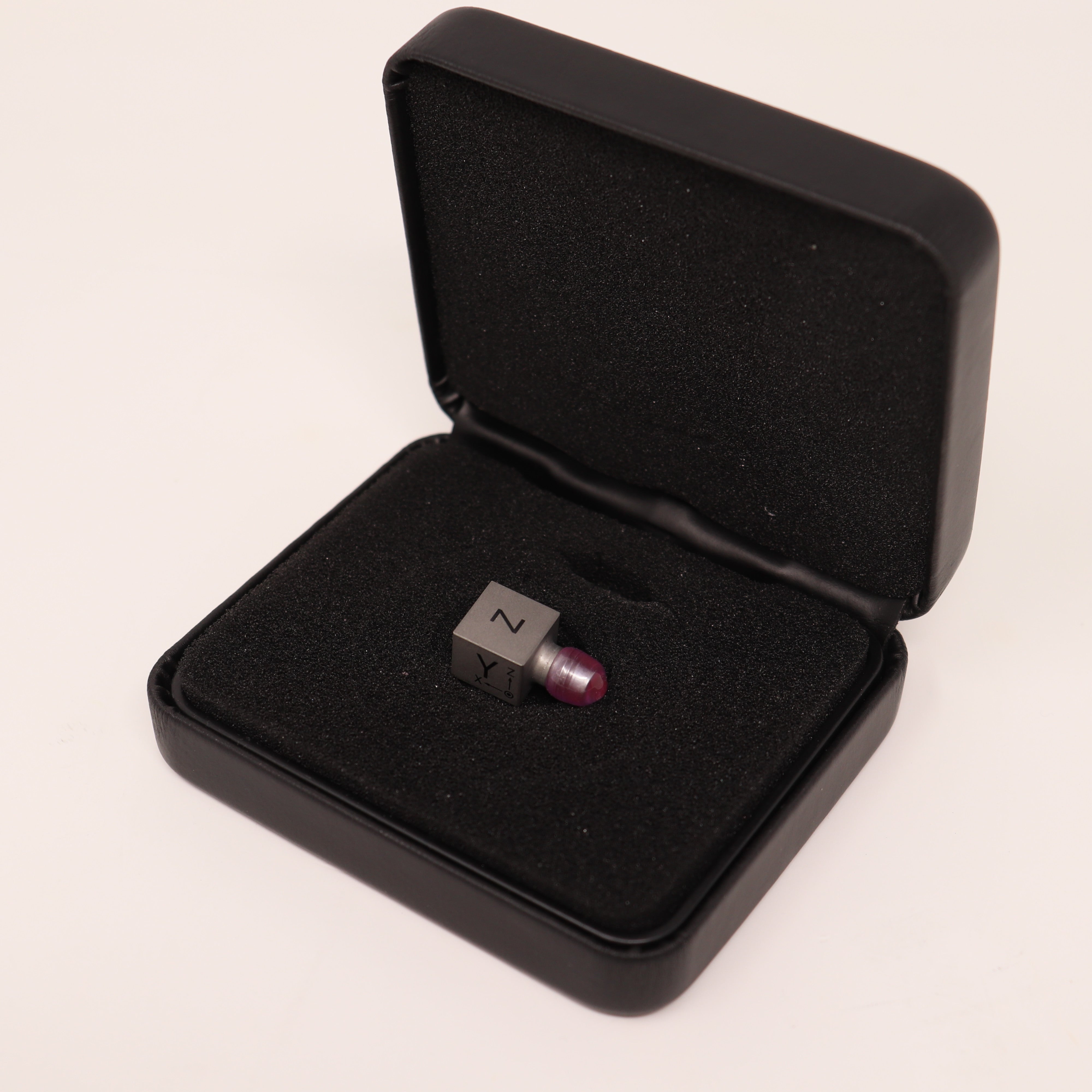 Dytran Miniature Triaxial High Temp IEPE 100mV/G Accelerometer 3263A8T