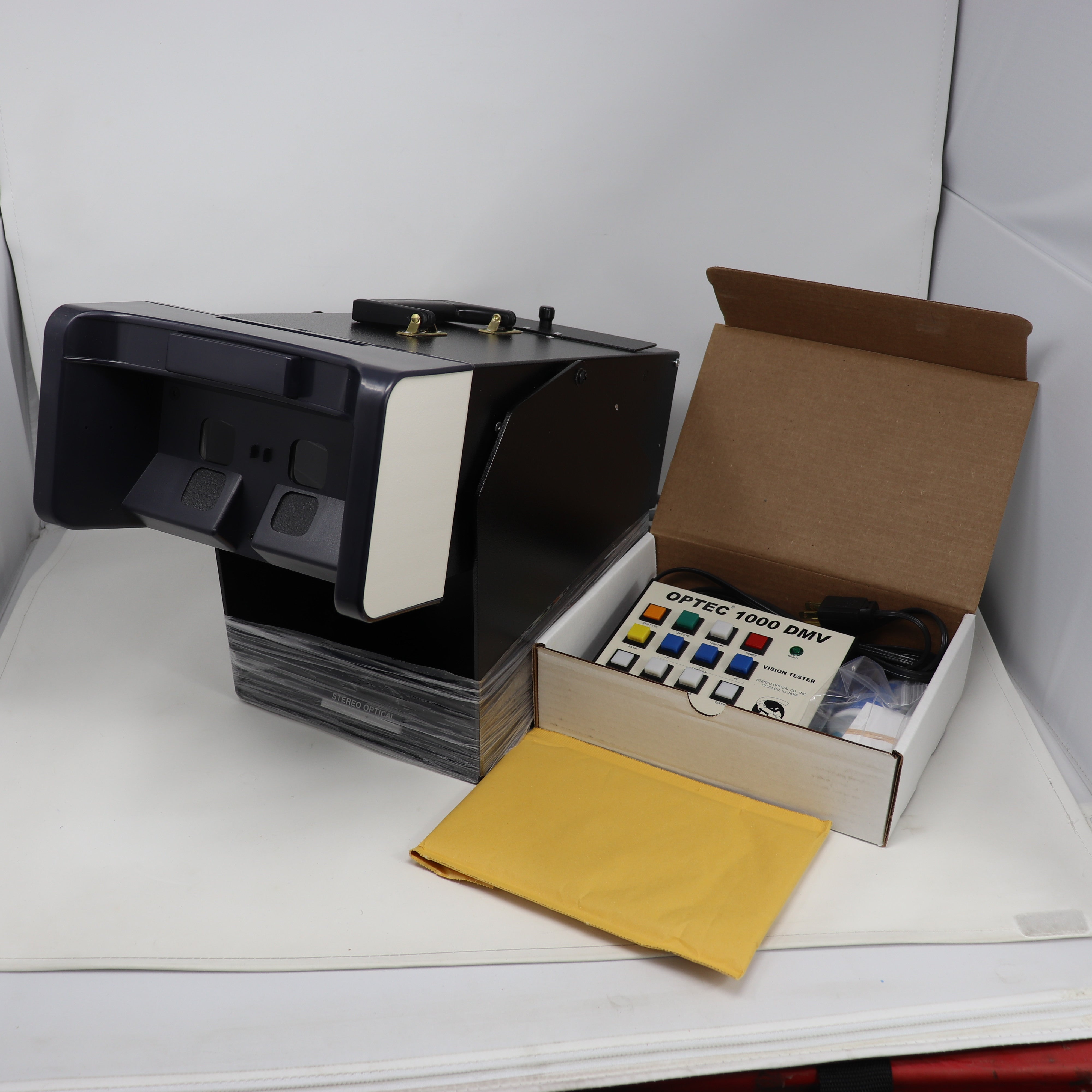 Stereo Optical Co Optec 1000 DMV (updated version) Vision Screener Tes